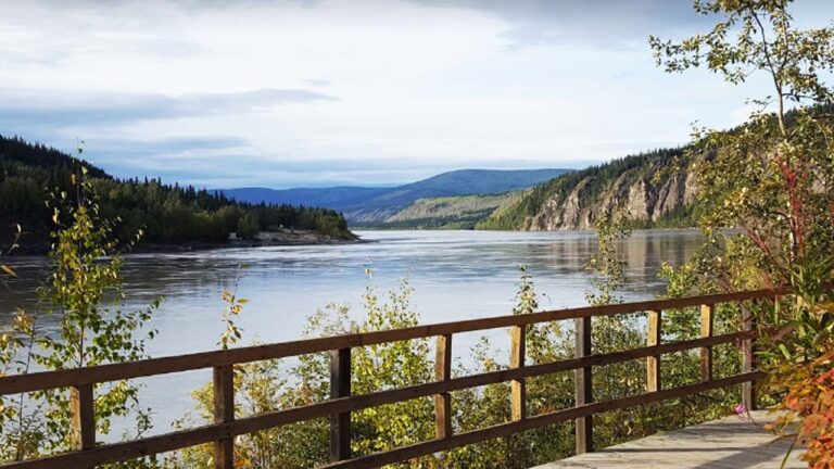 Top 10 Deepest Rivers in the US [Update 2024]