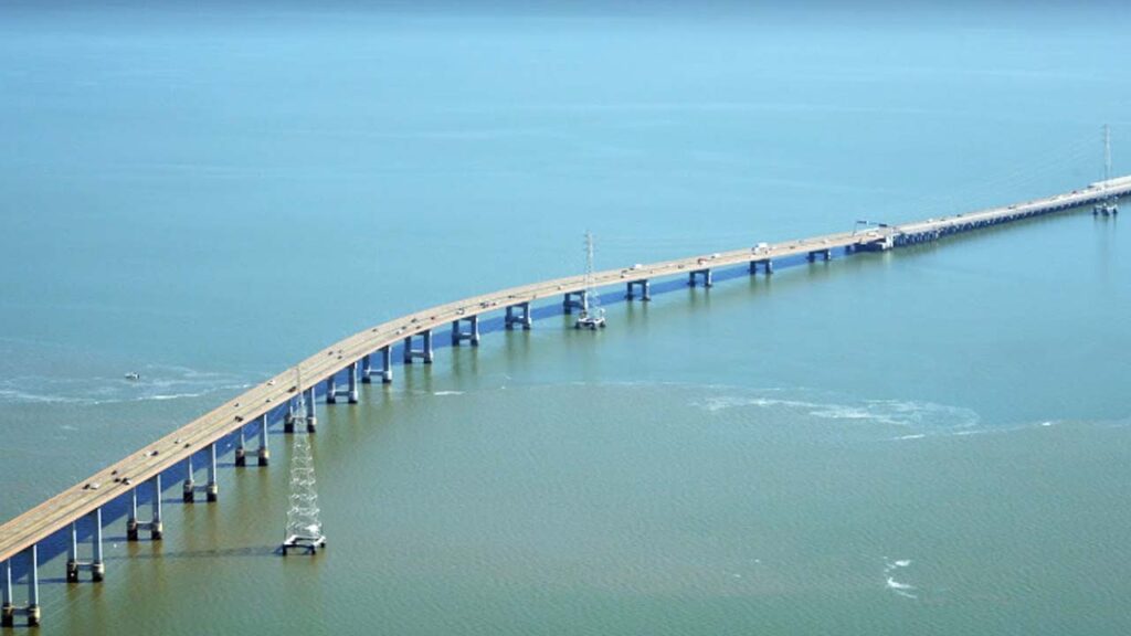 12 Longest Bridges in the US [Ranked 2024]