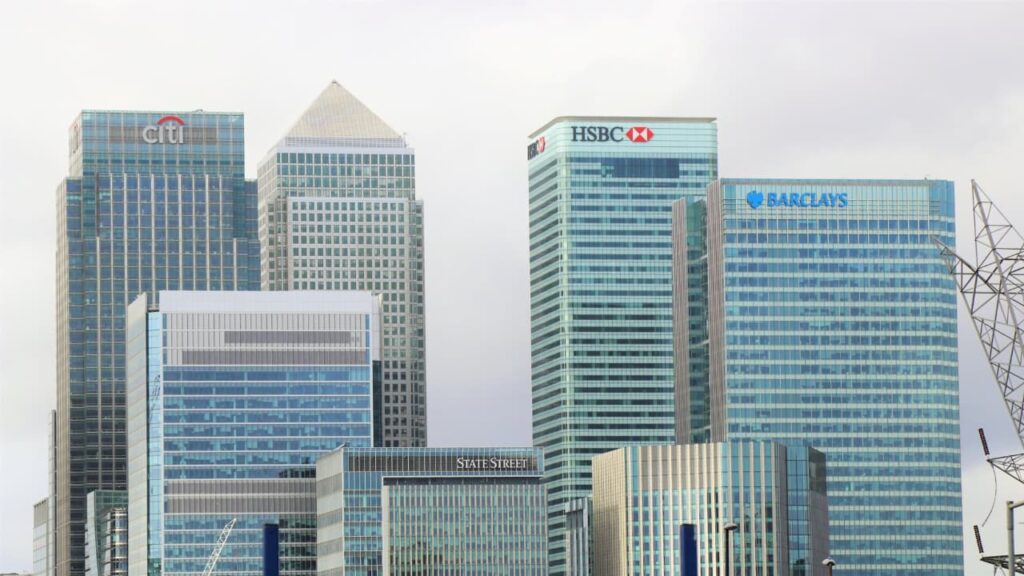 Top 17 Largest Banks in the US [Update 2024]