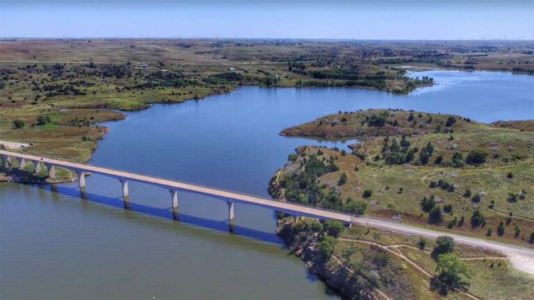 13 Best Fishing Lakes in Alabama [Update 2024]