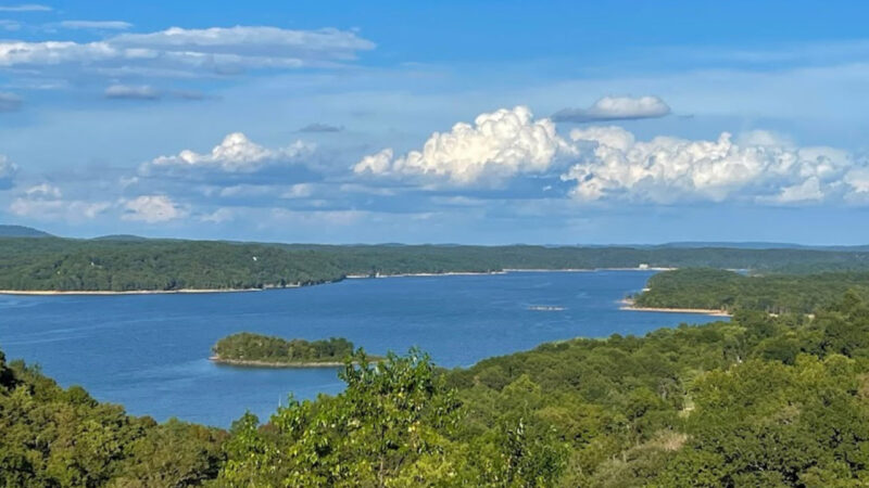 14 Most Beautiful Lakes in Arkansas [Update 2024]