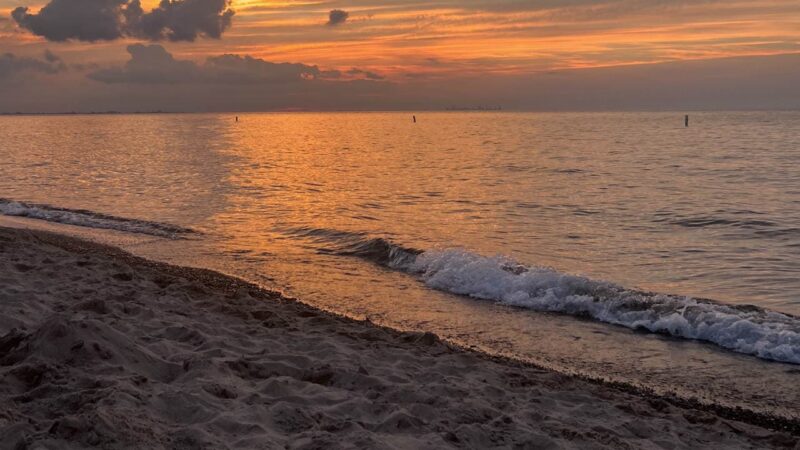 11 Best Beaches in Indiana [Update 2024]