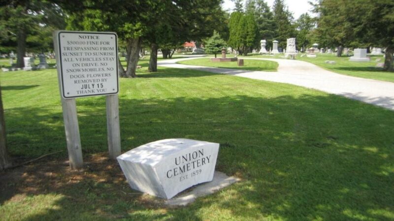 12 Major Cemeteries in Iowa [Update 2024]