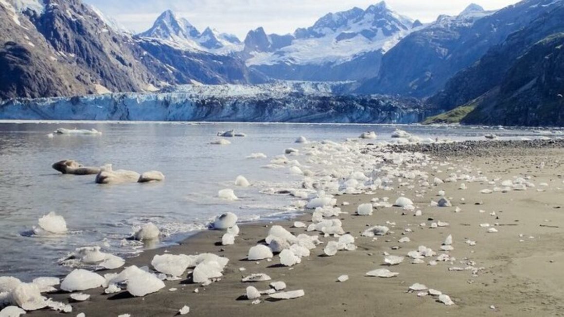 12 Best Beaches in Alaska [Update 2024]