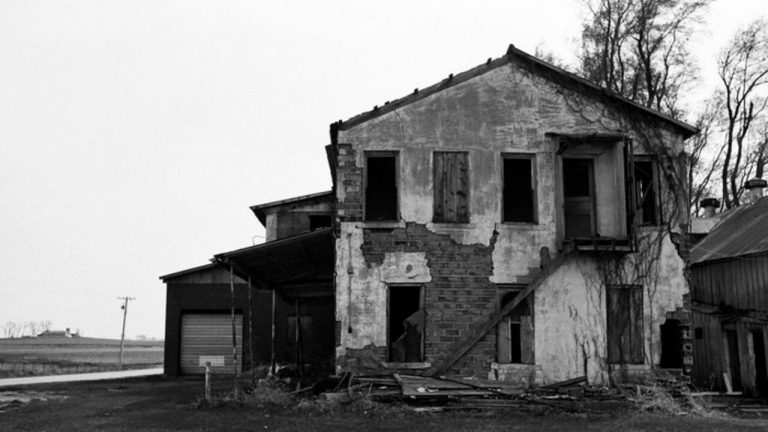 11 Scary Ghost Towns in Iowa You Can Explore [Update 2024]