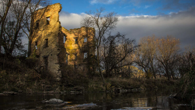 11 Scary Ghost Towns in Iowa You Can Explore [Update 2024]