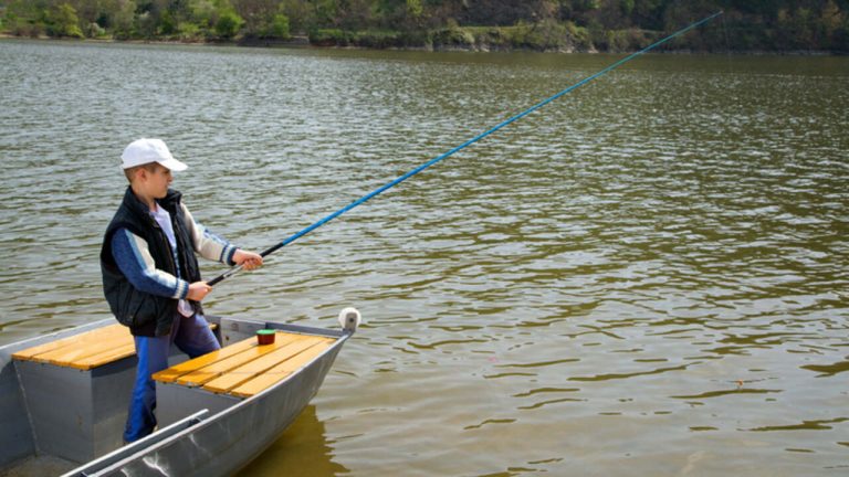 11 Best Fishing Spots in Iowa [Update 2024]