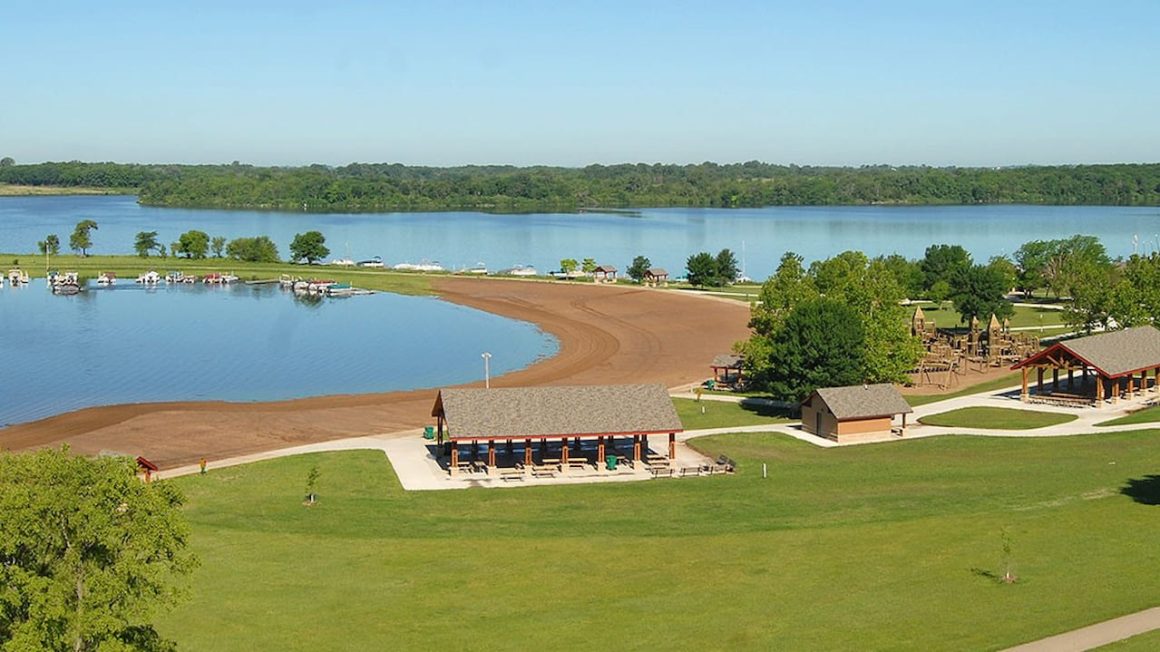 14 Best Lakes in Iowa You Should Visit [Update 2024]