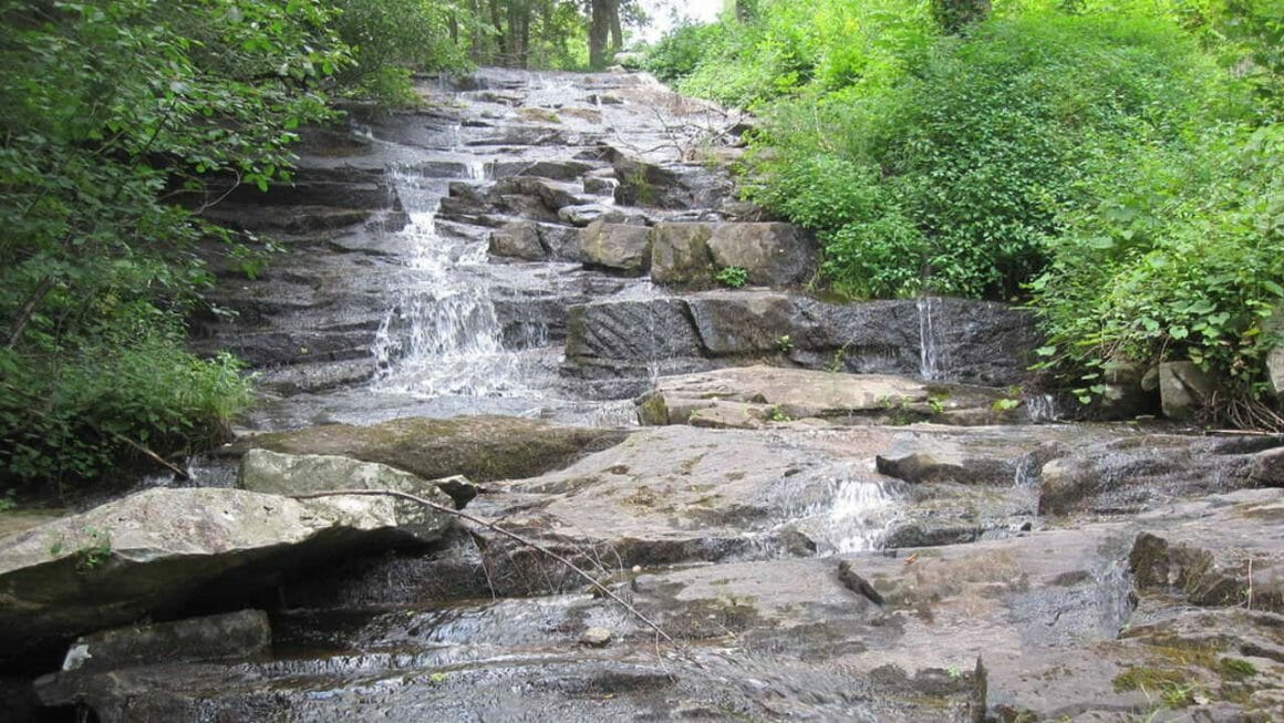 17 Beautiful Waterfalls in Connecticut [Update 2024]