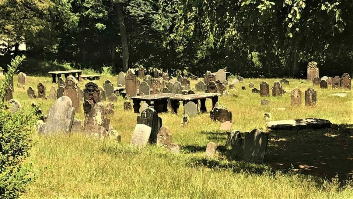 11 Major Cemeteries in Indiana [Update 2024]