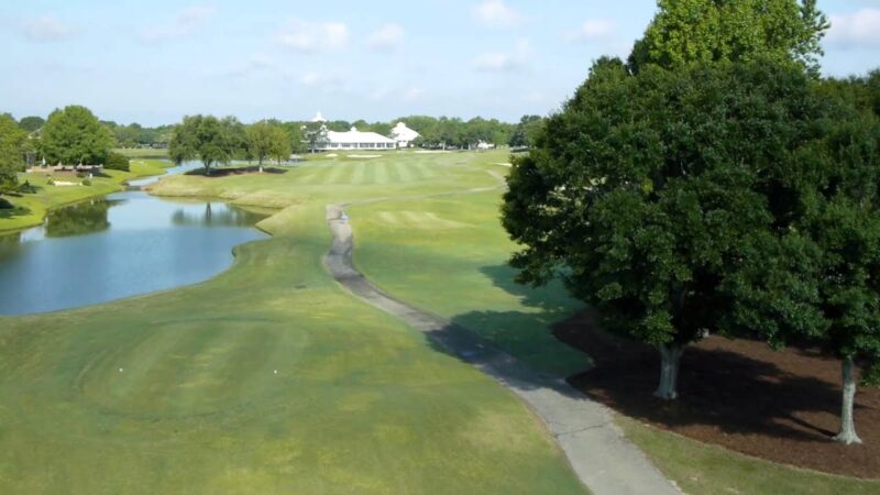 Top 18 Most Beautiful Golf Courses in the US [Update 2024]